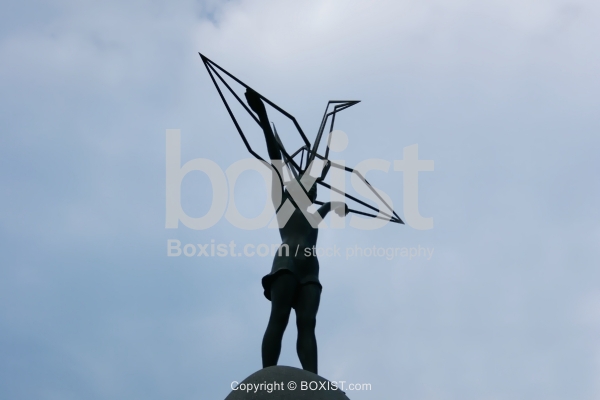 Children Statue of Sadako Sasaki in Hiroshima Peace Park - Boxist.com ...