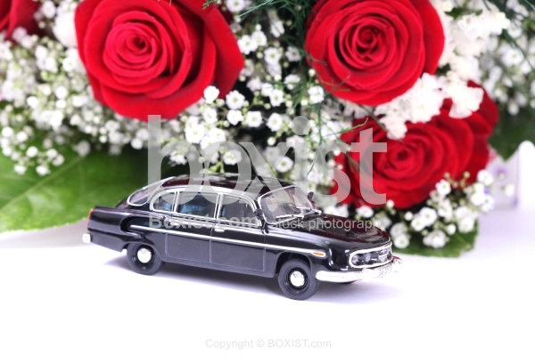 Wedding Car Model With Red Roses - Boxist.com Photography / Sam Mugraby ...