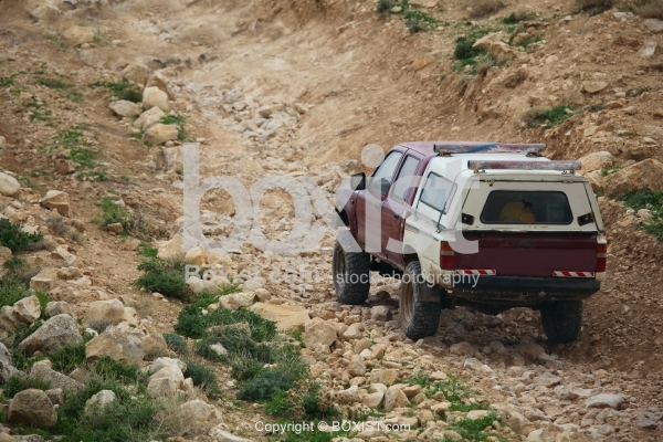 Driving 4x4 Car on Rocks Road - Boxist.com Photography / Sam Mugraby's ...